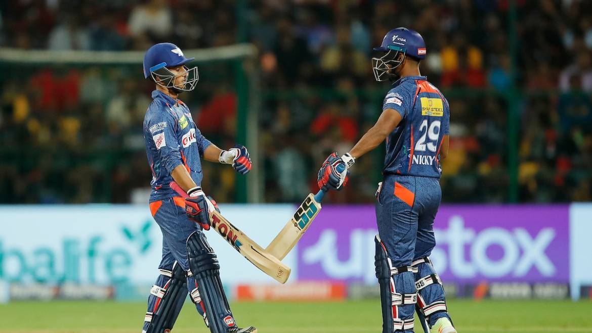 Rcb Vs Lsg Ipl 2023 Nicholas Pooran Marcus Stoinis Hand Lsg